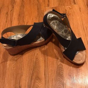 CL by Laundry | Shoes | Sandals | Poshmark